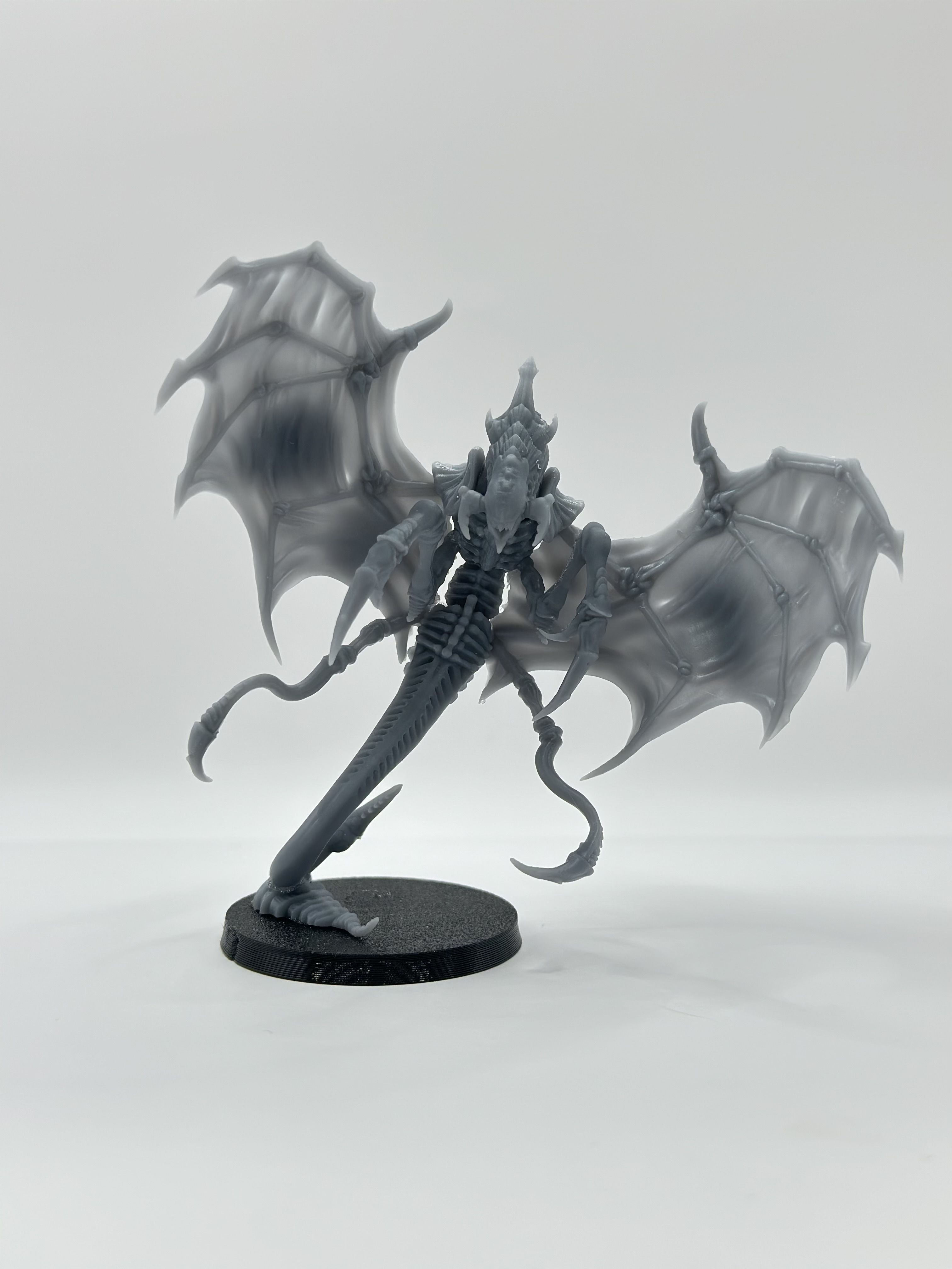 Миниатюра "Tyranid: Pyrovore" Warhammer 40k купить на OZON по низкой ...