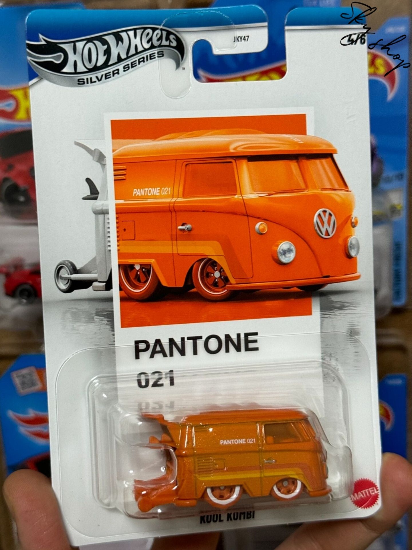 Машинка Hot Wheels Silver Series 1:64 Pantone Volkswagen KOOL KOMBI ...