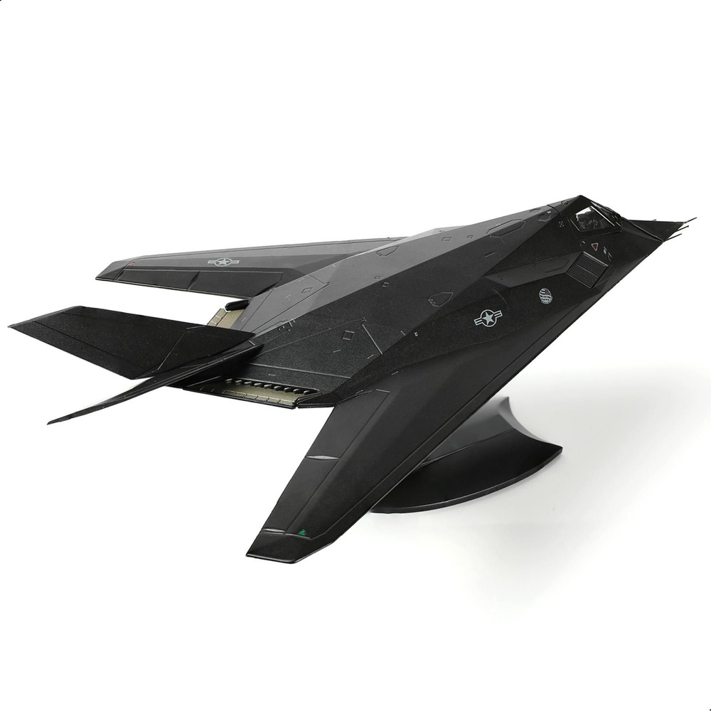 1 / 72 F-117 Nighthawk Stealth Attack Aircraft USAF Jet Model Edwards ...