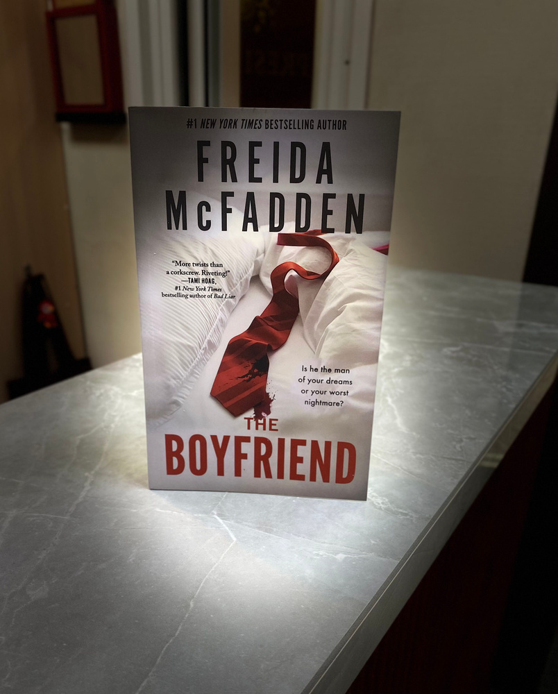 The Boyfriend - Freida McFadden купить на OZON по низкой цене (2126685368)