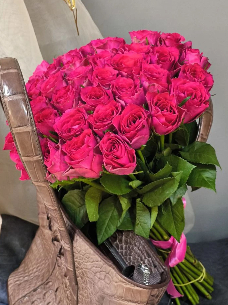 Букет живых цветов из Малиновых Роз 35 шт. высота 42 см. FLOWER SHOP ...