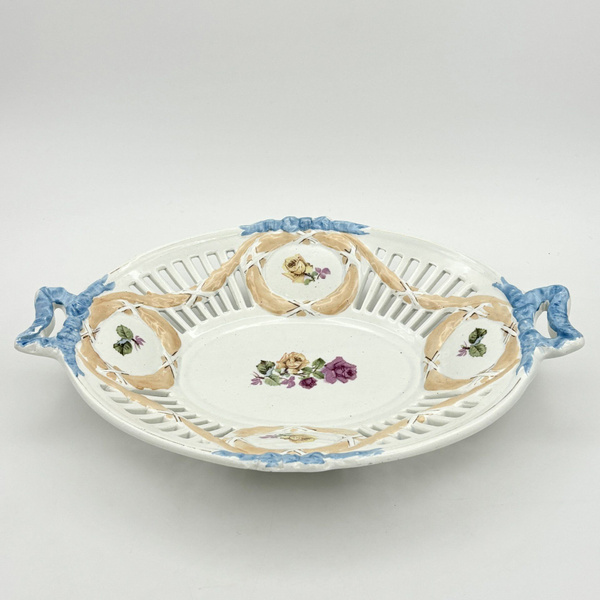 Сухарница с прорезным бортом, фаянс, роспись, деколь, Песоченская фабрика фаянса, СССР, 1932 ...