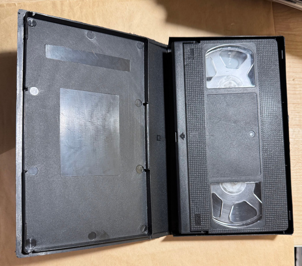 Видеокассета VHS Терминатор 1 / Один из первых переводов купить на OZON ...