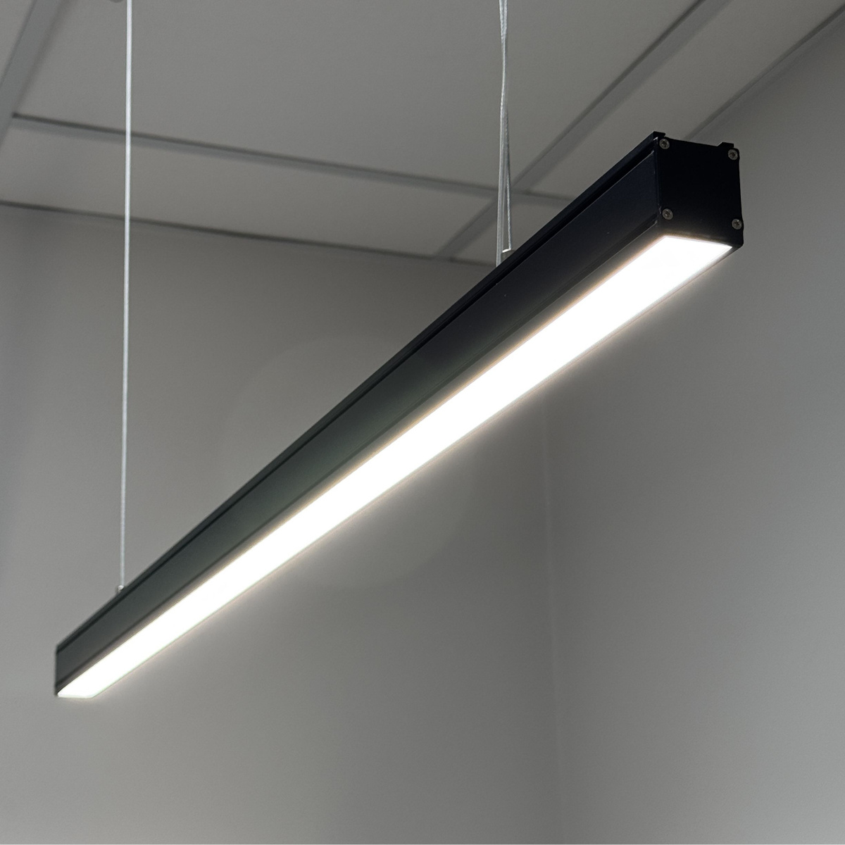 Светильник потолочный светодиодный подвесной линейный 1,5м купить на ...