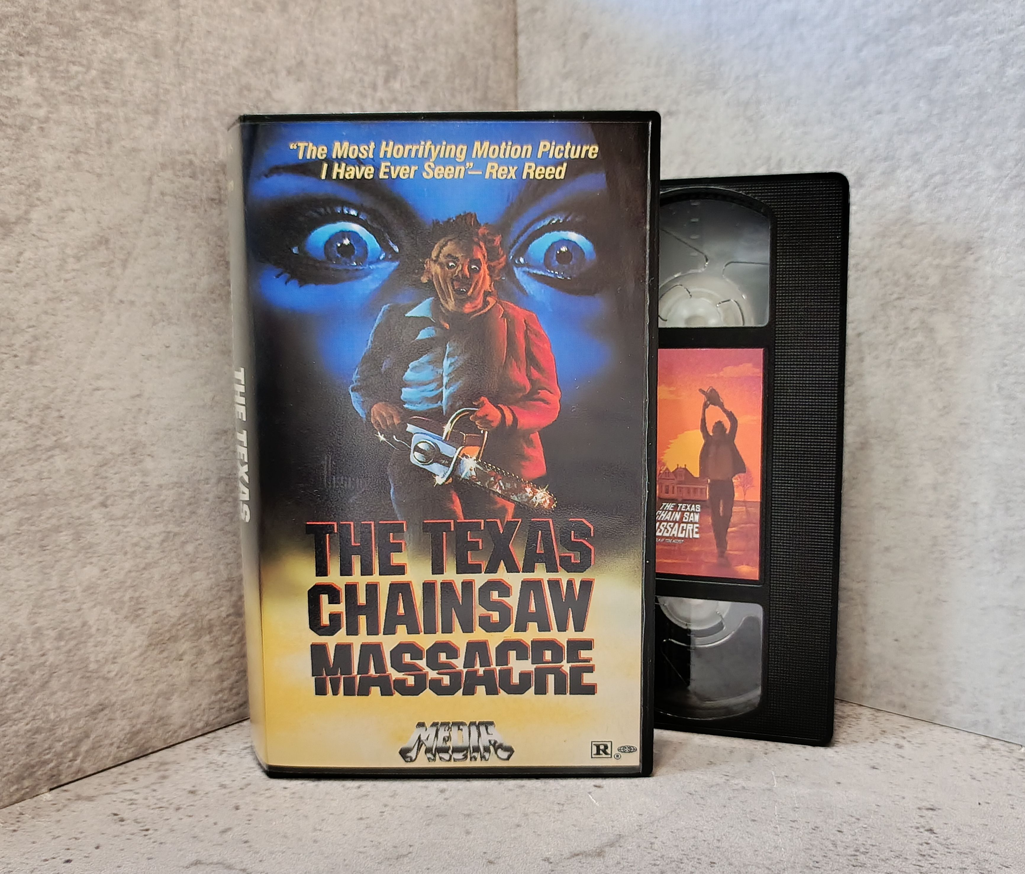 Видеокассета VHS Техасская резня бензопилой, 1974 г. купить на OZON по ...