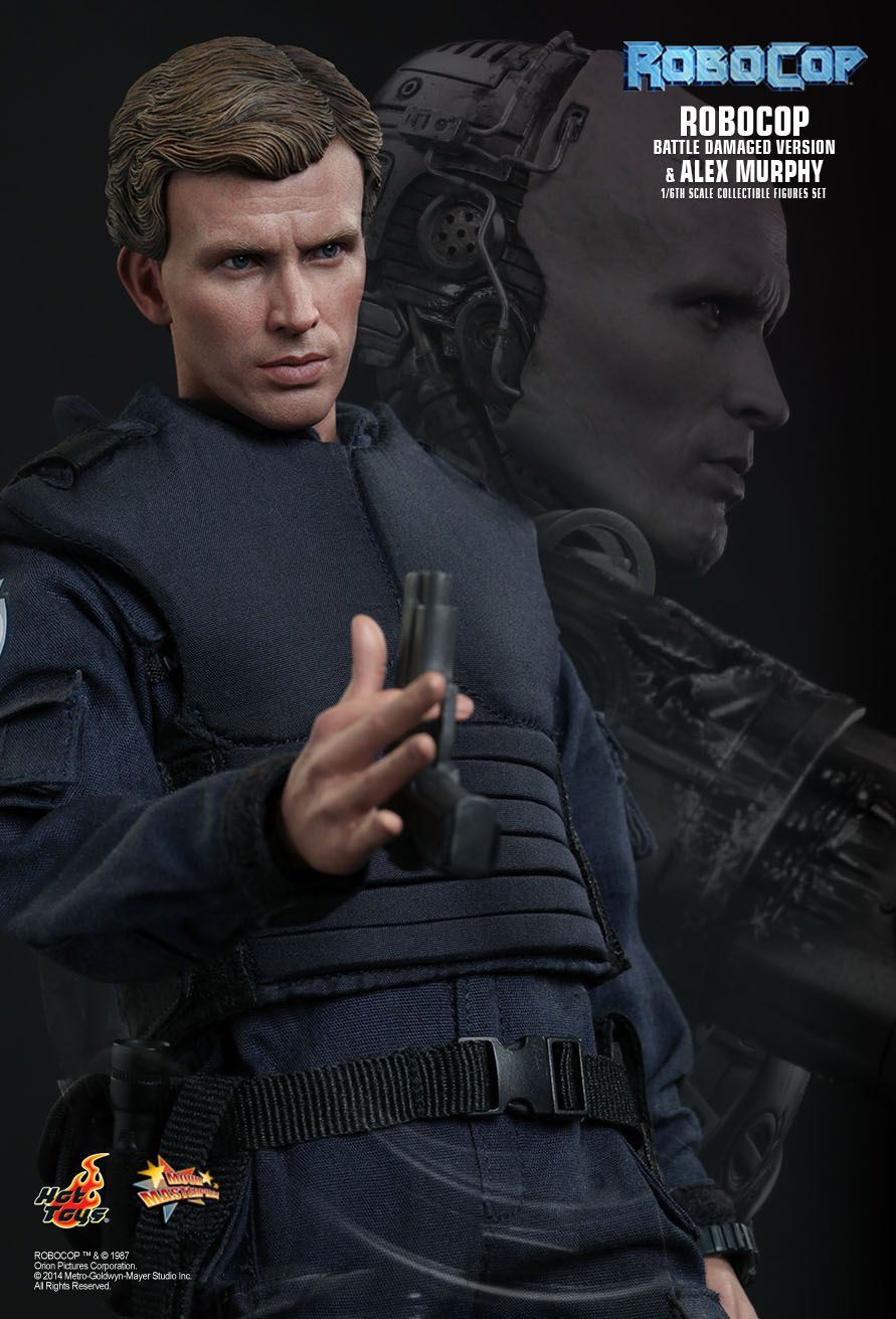 Hot Toys MMS266, RoboCop (Battle Damaged Version) & Alex Murphy 1/6th ...