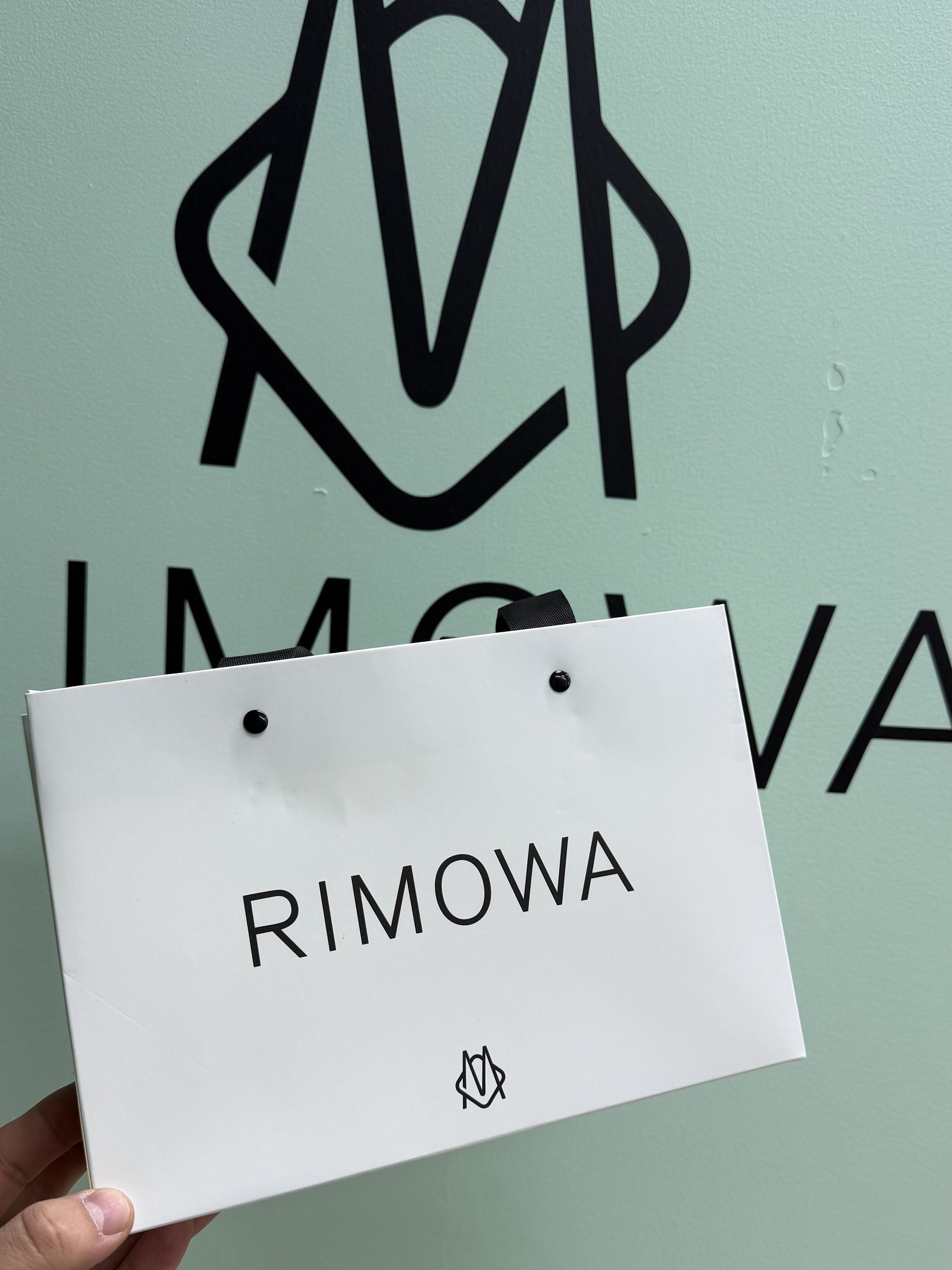 Пакет подарочный RIMOWA 25x17cm купить c доставкой на OZON по низкой ...