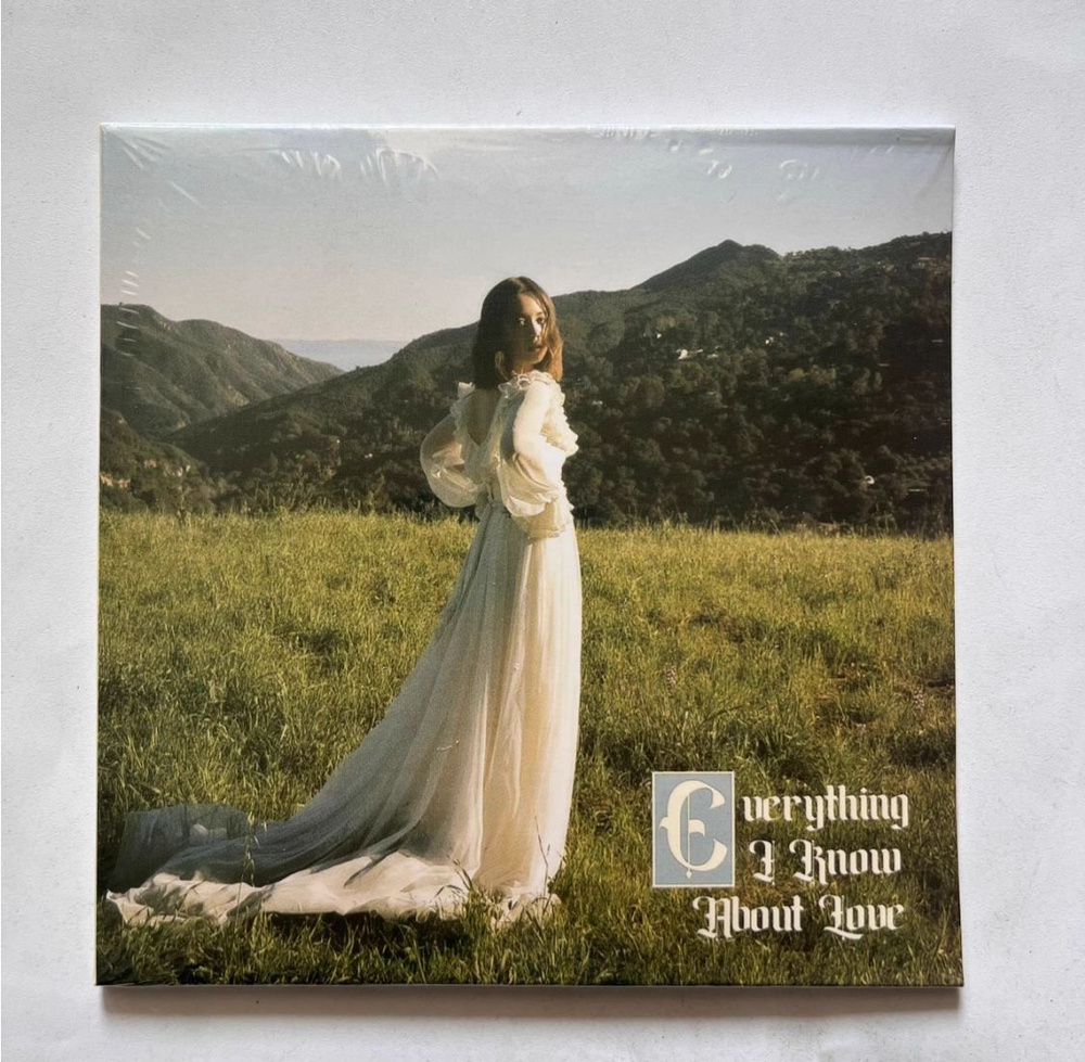 Линь Бин Laufey Everything I Know About Love CD купить на OZON по ...