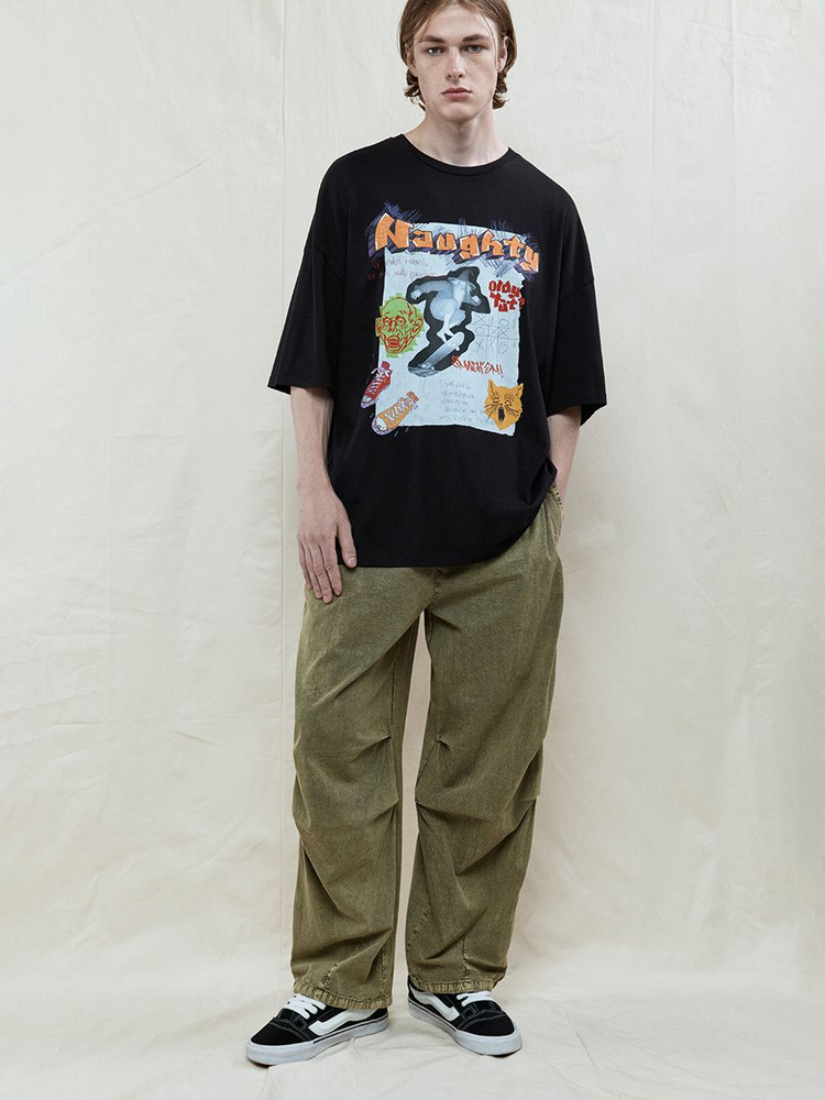 Брюки Мужской Befree оливковый Трикотаж Повседневный, размер 46 Завязки На любой сезон, рост 176 ...