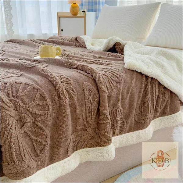 Одеяло Двуспальный, 200x230, Всесезонное, с наполнителем Волокно купить c доставкой на OZON по ...