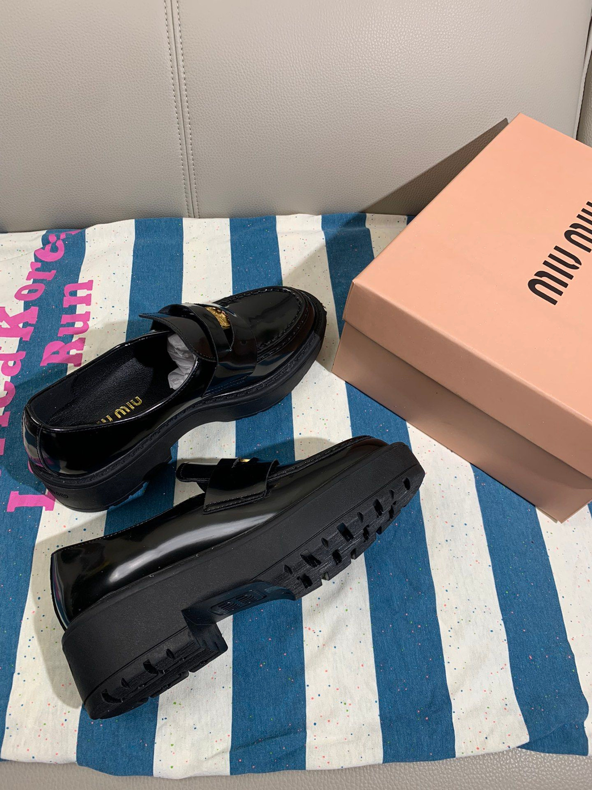 Лоферы Женский Miu Miu черный, размер 38 Стандартный низкий (до 4 см) На любой сезон Италия ...