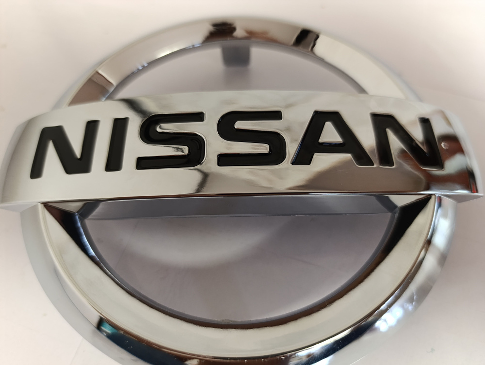Передняя эмблема Nissan Almera G15 Murano Хром 62890-1АА0А купить c ...