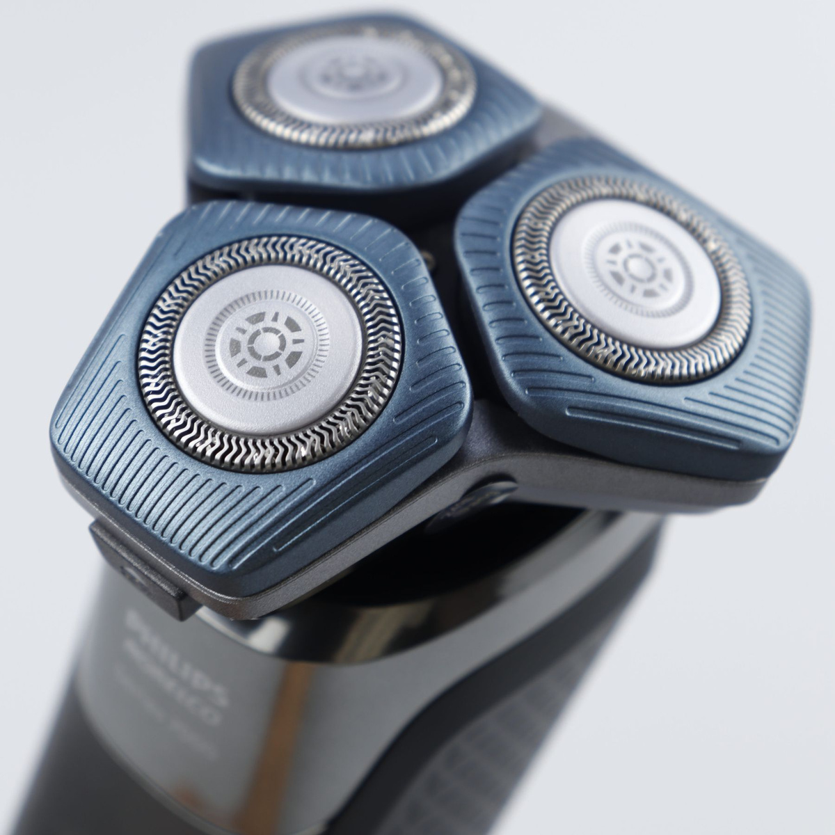 Philips Электробритва для мужчин, модель S7788, Технология SkinIQ ...