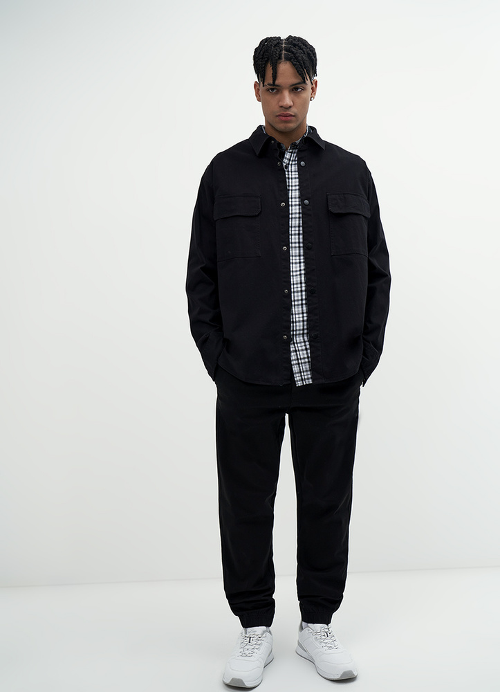 Брюки Мужской O'STIN джоггеры черный Текстиль Повседневный, размер 50, 52 Резинка прямой На ...