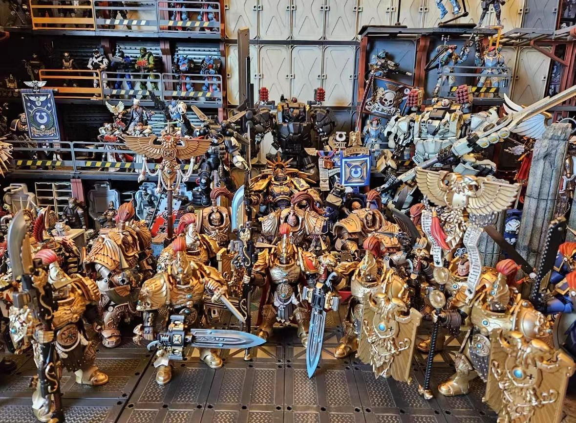 Подвижная фигурка JOYTOY Warhammer 30K Sons of Horus Warmaster Horus ...