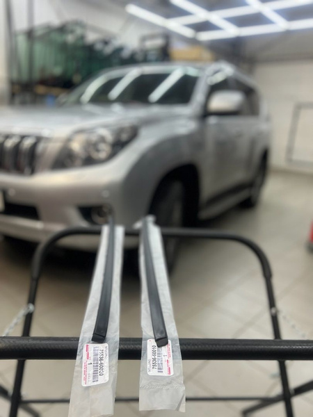 Молдинги лобового стекла Toyota Land Cruiser Prado 150, Lexus c 2009г ...