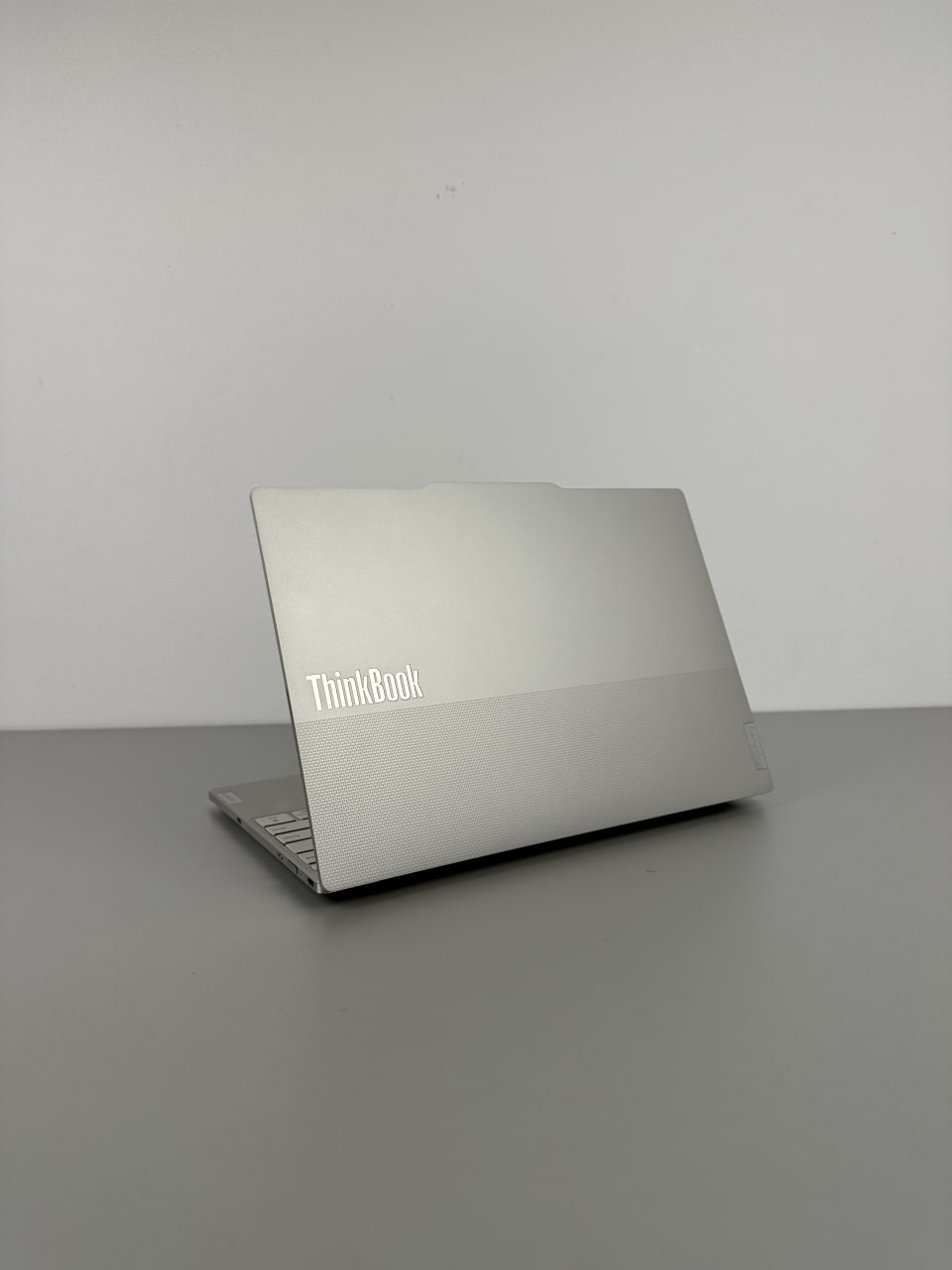 Характеристики Lenovo Thinkbook X AI 2025 Ноутбук 13.5", Intel Core ...
