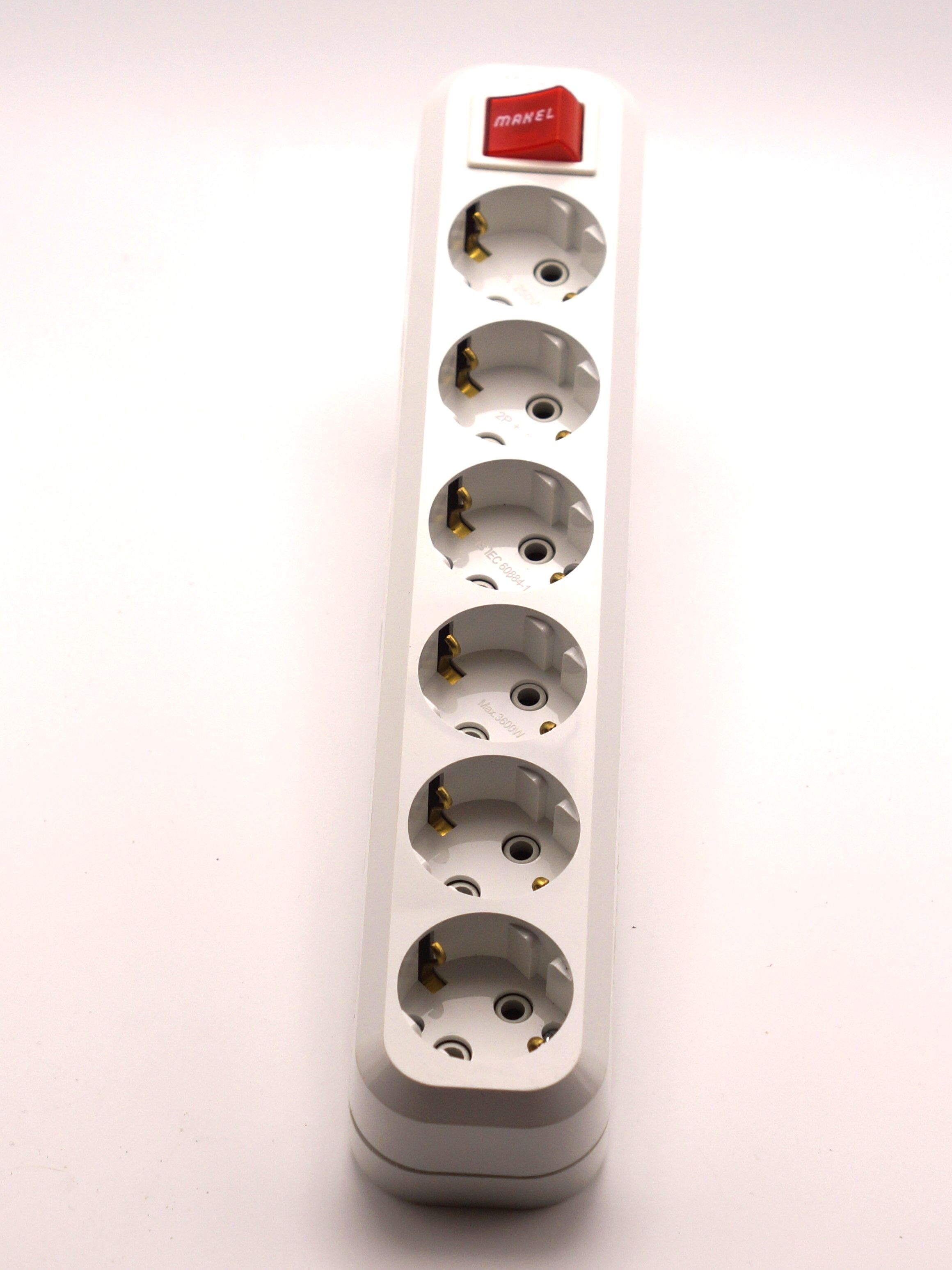 Розетка для удлинителя 6 гнезд с выключателем и заземлением Макел MGP 231 250В, 16А, IP 20 ...