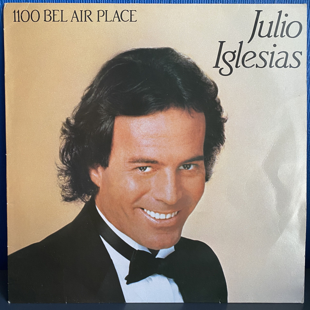 Julio Iglesias. 1100 Bel Air Place (EX) +Буклет. ПЕРВОПРЕСС! 1984 (LP) Виниловая пластинка ...