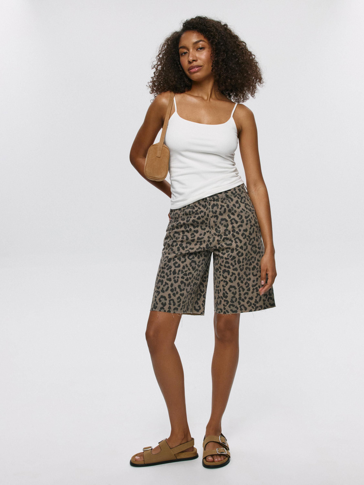 Шорты Женский SELA Повседневный бежевый, размер 48 купить c доставкой на OZON по низкой цене ...