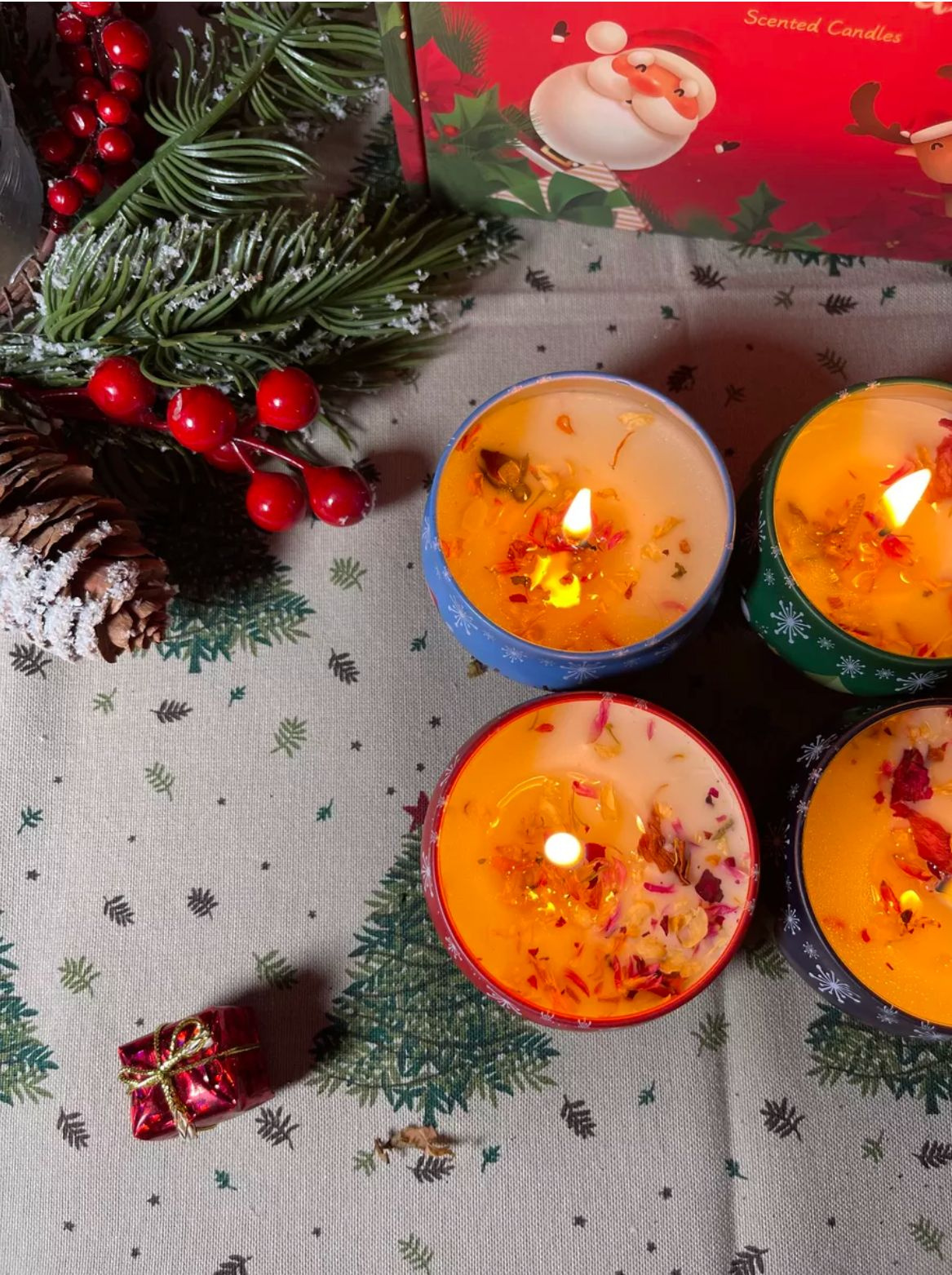 Свеча ароматическая KIVORA "Ваниль, лаванда, роза, ягоды годжи, апельсин" дляНовый год ...