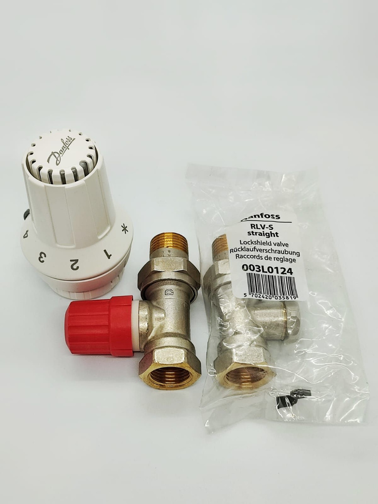 Комплект прямой для подключения радиаторов Danfoss 013G7160 состоит из ...
