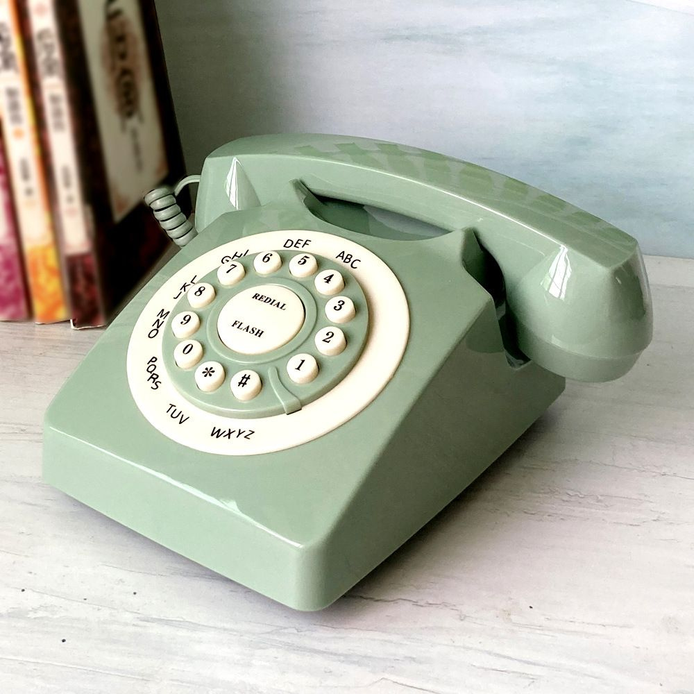 Антикварный телефон в классическом ретро-европейском стиле для декора ...