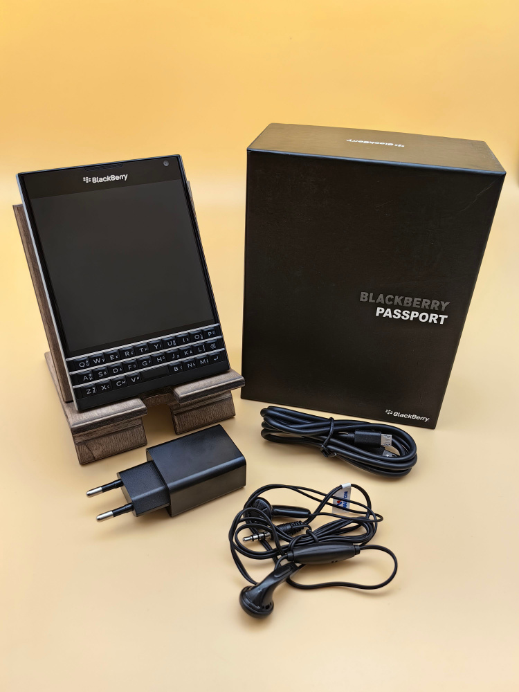 Мобильный кнопочный смартфон с QWERTY клавиатурой BlackBerry Q30 Passport, Черный купить на OZON ...