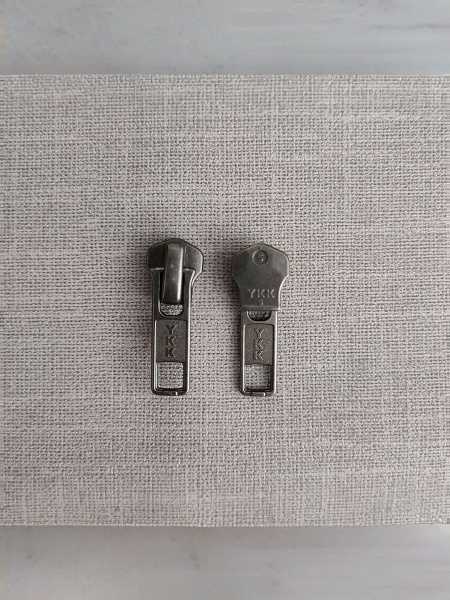 Бегунки YKK для металлической молнии "трактор". 2 штуки. Тип 5. Оружейный металл. Квадратная ...