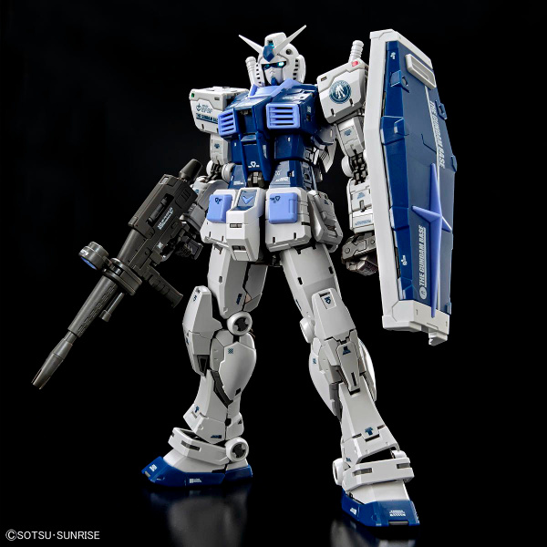 Фигурка Bandai RG PB 1/144 RX-78-2 GUNDAM Ver.2.0 THE GUNDAM BASE COLOR ...