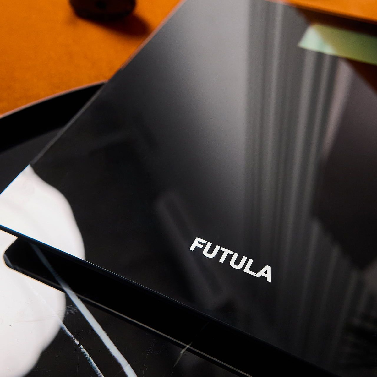 Напольные весы FUTULA Smart Scale 1, черный купить по низкой цене с доставкой в интернет ...