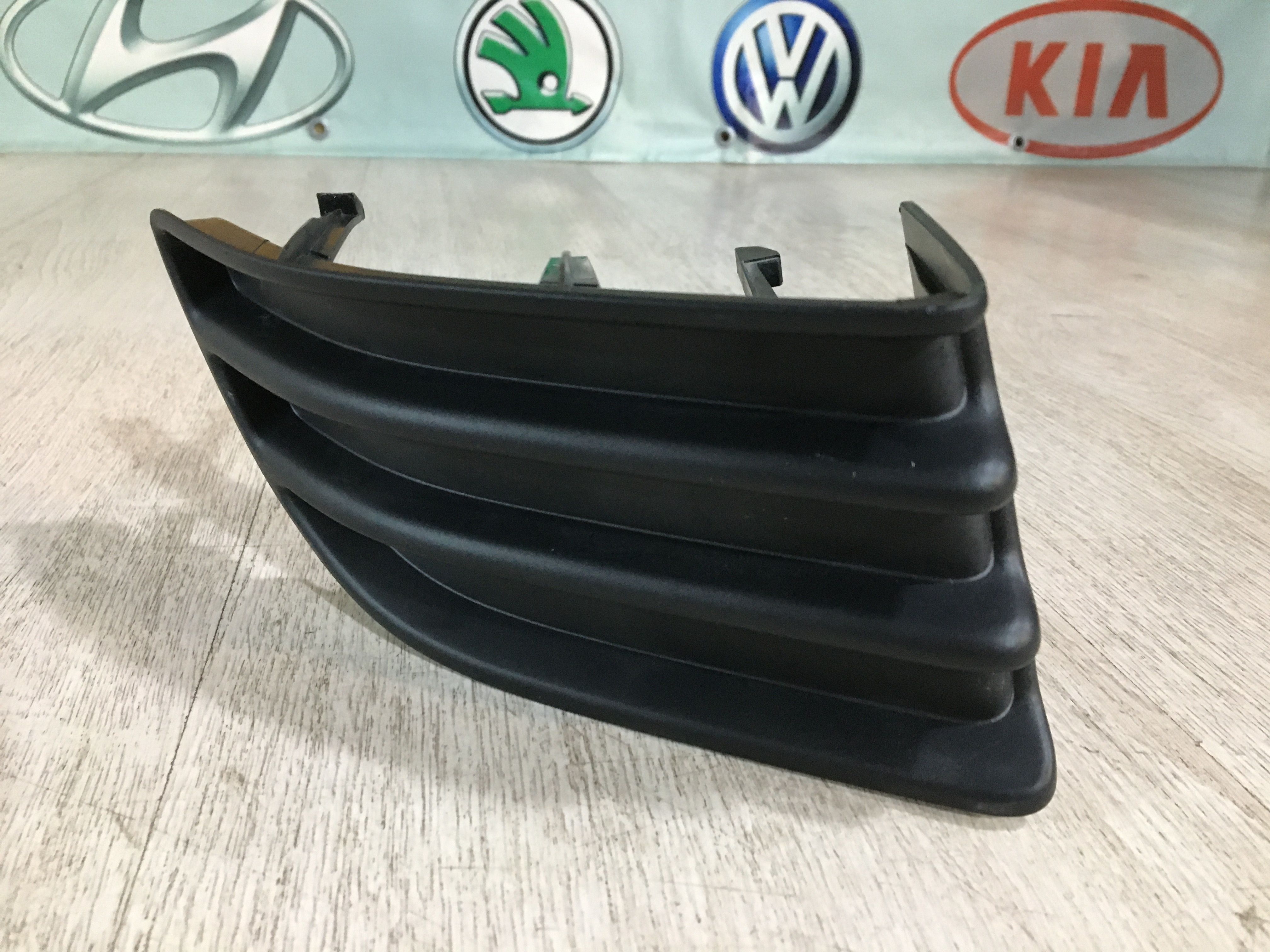 Заглушка бампера правая для Toyota Land Cruiser (120)-Prado 2002 ...