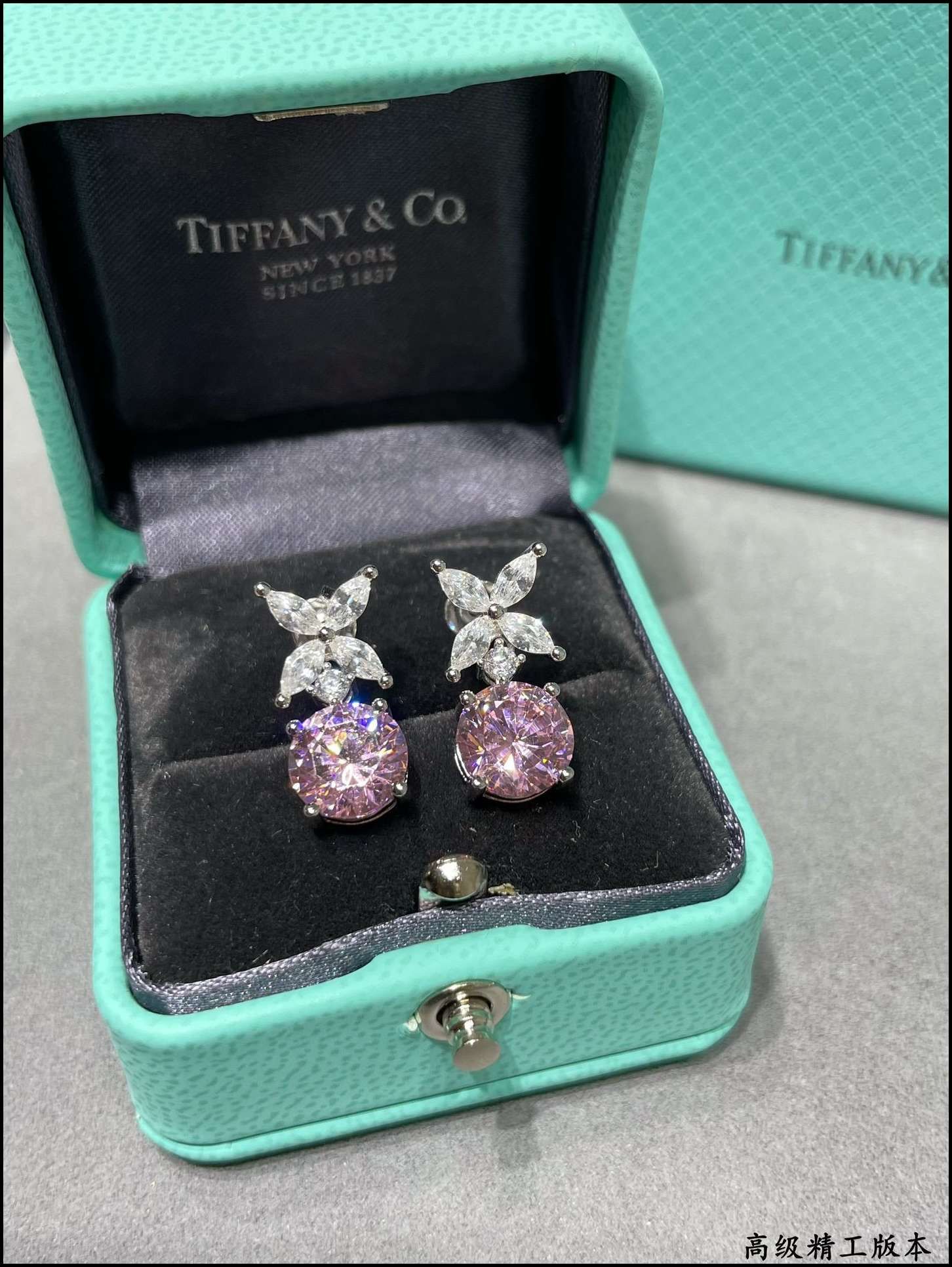 Tiffany & Co Колье купить на OZON по низкой цене (3599367757)