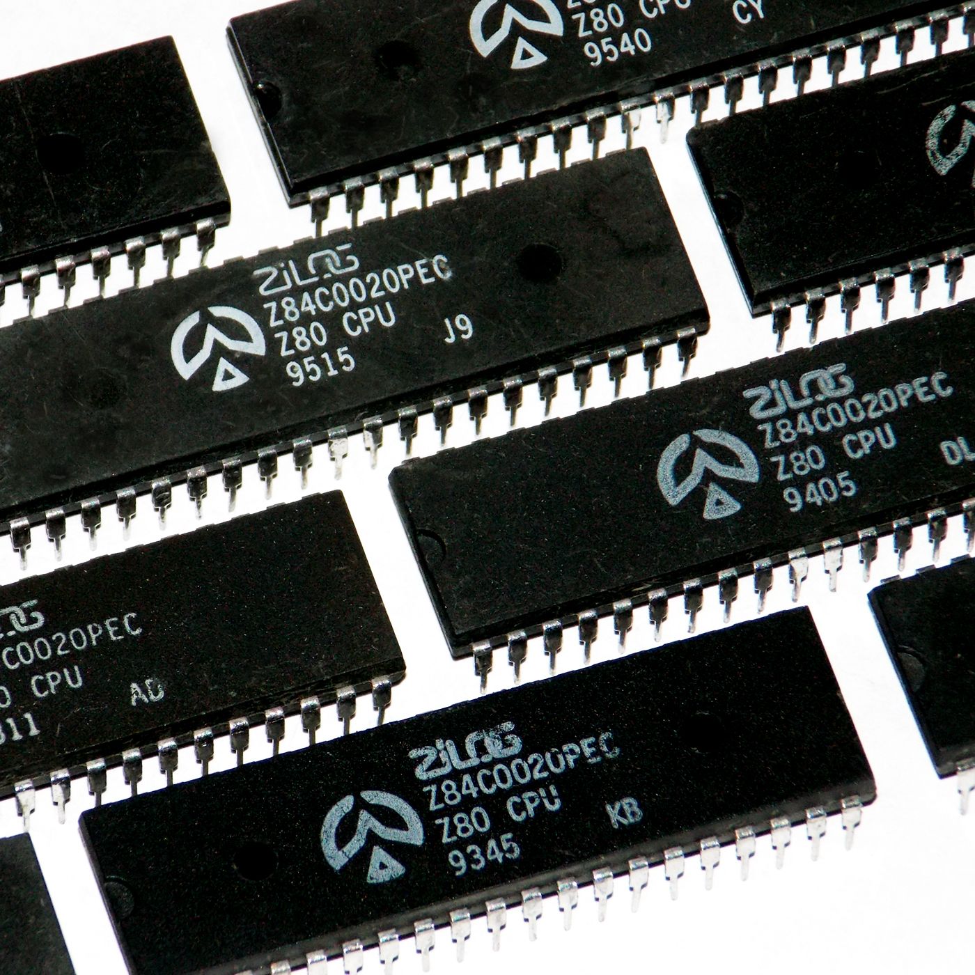 Микросхема Z80 (Z84C0020PEC) CPU Zilog 16МГц купить на OZON по низкой ...
