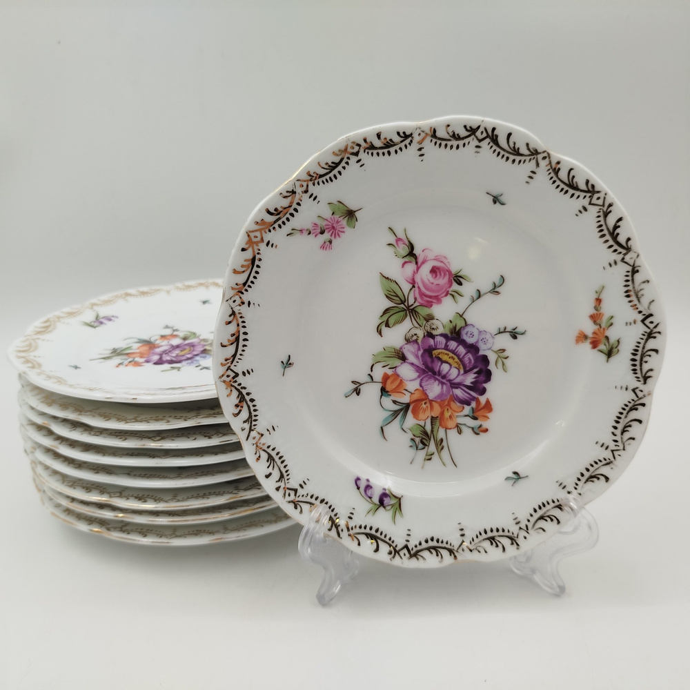 Набор десертных тарелок на 9 персон, фарфор, роспись, золочение, Российская империя, 1880-1917 ...