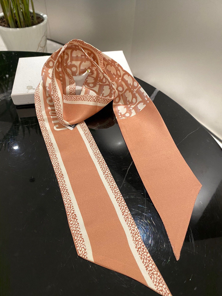 Шарф твилли Dior - купить с доставкой по выгодным ценам в интернет ...