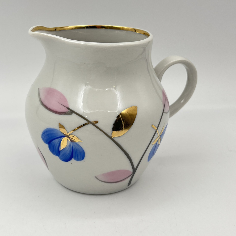 Молочник/сливочник, украшенный цветочным декором, фарфор роспись золочение, Дулевский фарфоровый ...