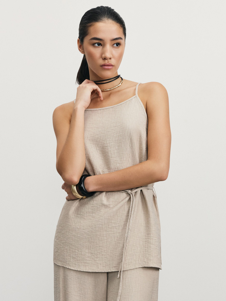 Топ Женский Zarina кремовый, размер 46 Вискоза, Полиамид Без рукавов Повседневный Пояс/ремень ...