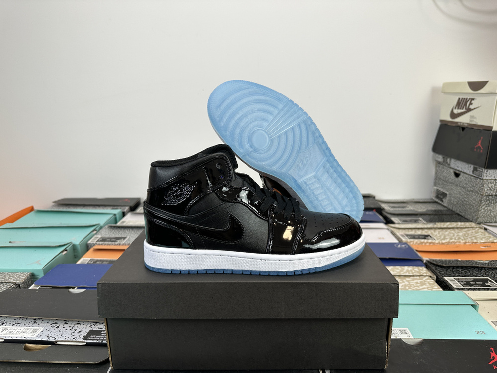 Кроссовки Nike Harper's Bazaar (журнал) - купить с доставкой по ...