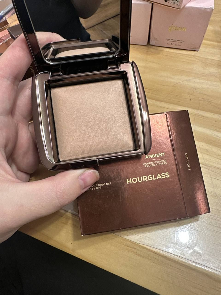 Пудра для лица Hourglass Ambient Lighting Finishing Powder Dim Neutral ...