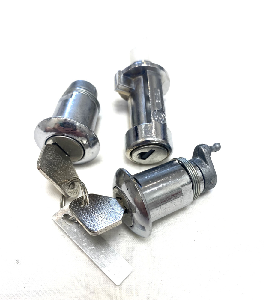 Замок крышки багажника на 2105 с личинками дверей ( облицовка из ...