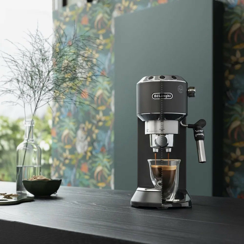Кофеварка DeLonghi Dedica Style EC685.BK купить на OZON по низкой цене ...