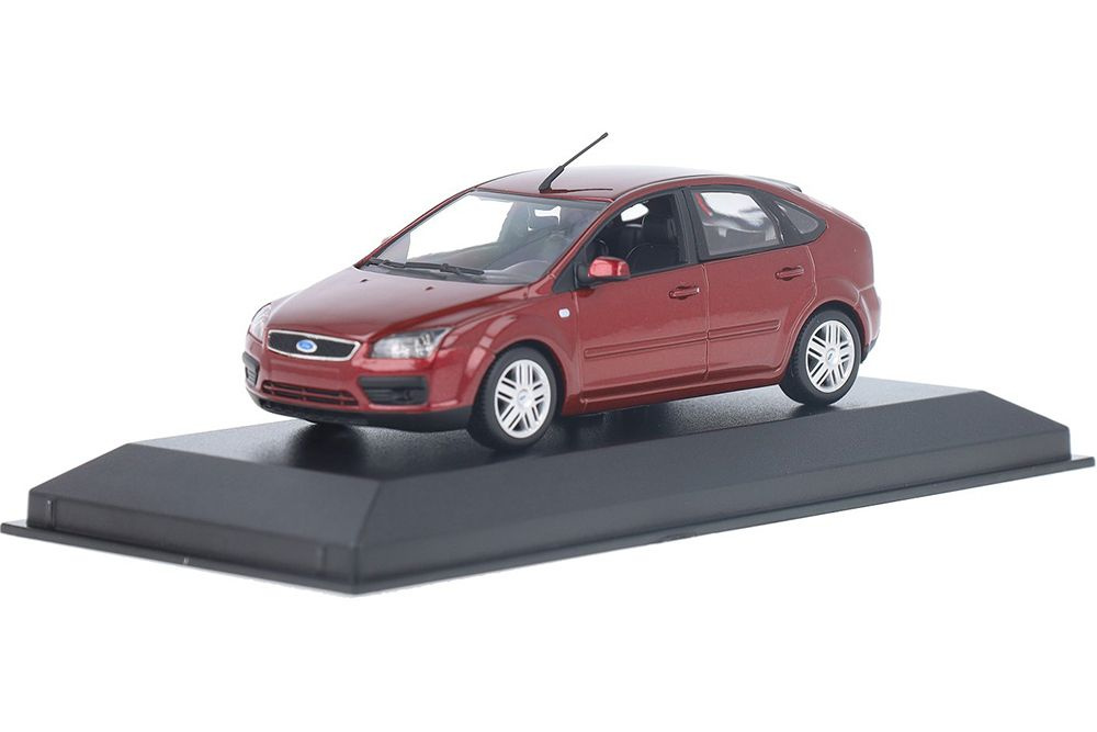 Модель коллекционная Maxichamps Ford focus year 2004 dark RED купить на ...