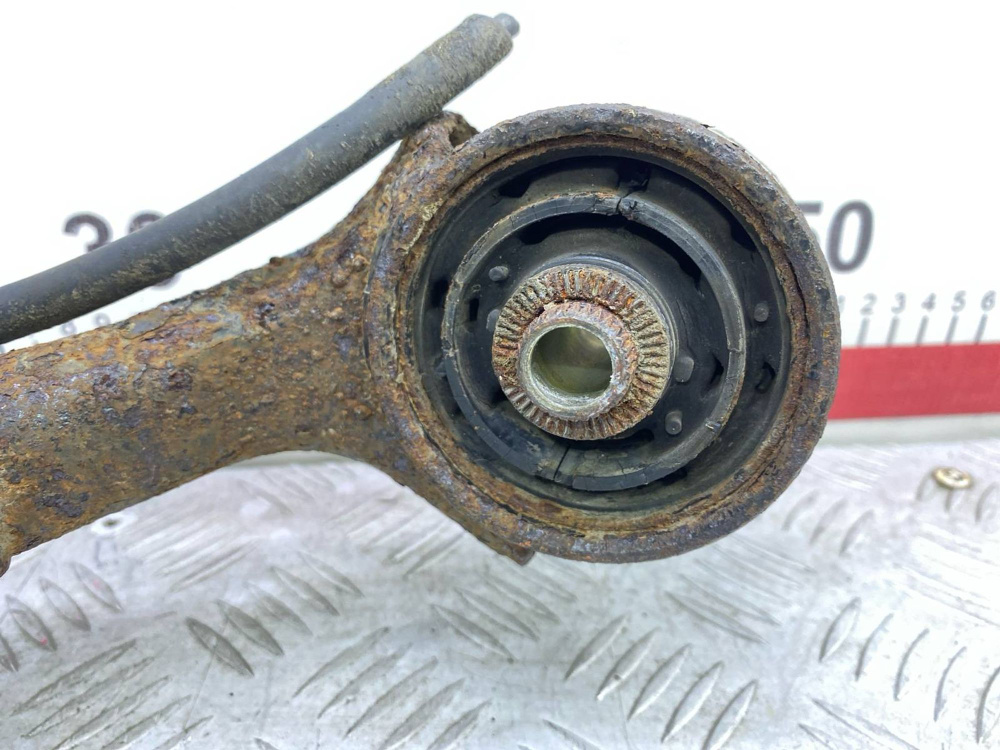 Рычаг подвески нижний задний левый Toyota Rav4 48720-42030 купить c ...