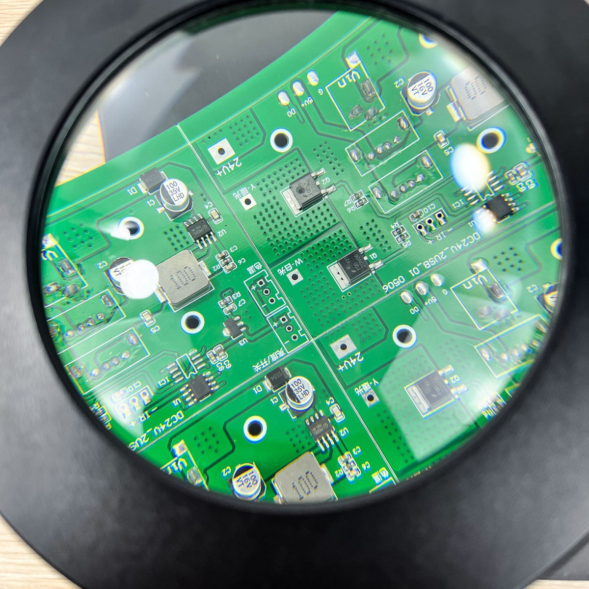 Лампа лупа с подсветкой настольная 10-кратная LQ 005 / Усиленная струбцина купить на OZON по ...