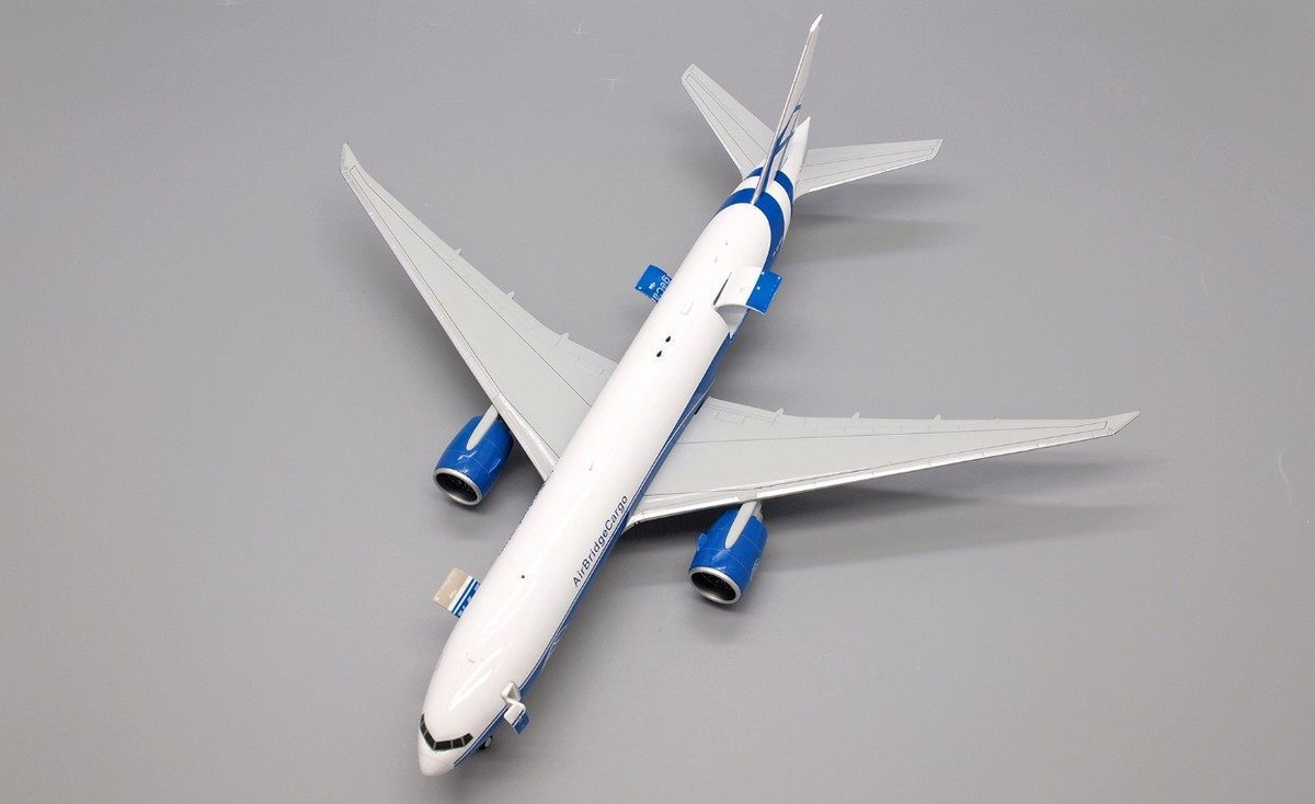 JC Wings 1: Модель из сплава Bridge Freight Airlines B777-200F VQ-BAO с ...