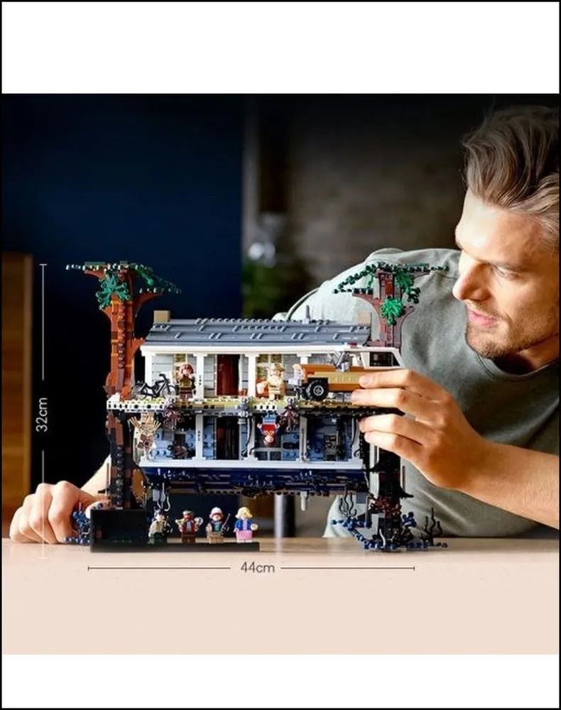 Эксклюзивный набор Strange Matter из 2287 элементов для сборки сюжета ...