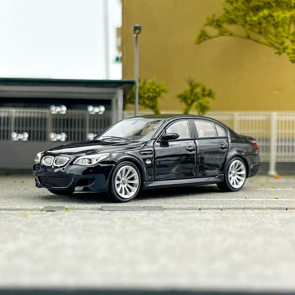 KING MODEL KM 1:64 BMW M5 E60 Легковая модель автомобиля купить на OZON по низкой цене (2231011157)