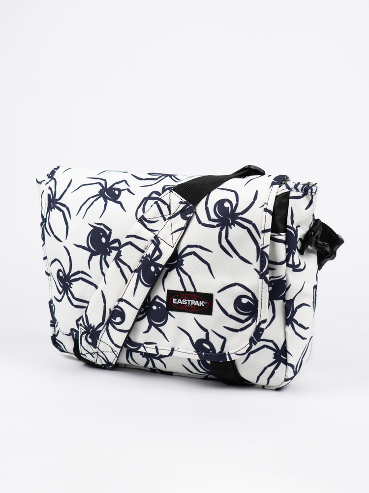 Сумка Eastpak Jr Dark spiders 11,5л мессенджер на плечо белая с пауками ...