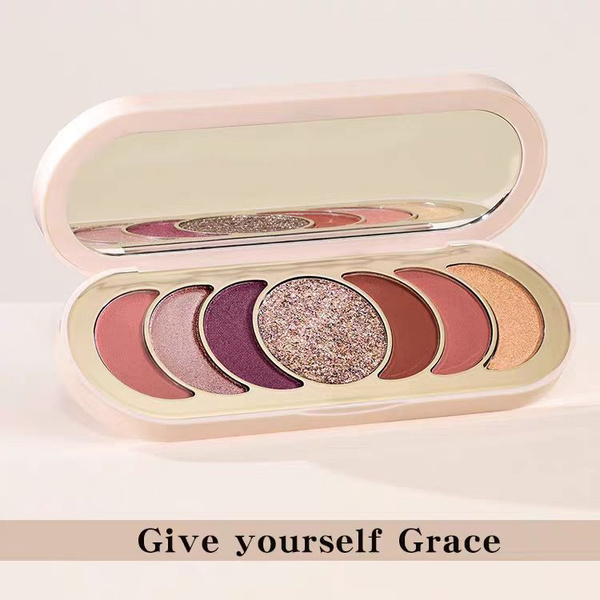 У Rare Beauty семь цветов матовых перламутровых теней для глаз-give yourself grace купить на ...